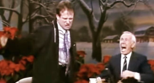 Robin Williams Walked Onstage Expecting A Festive Holiday Chat… And ...